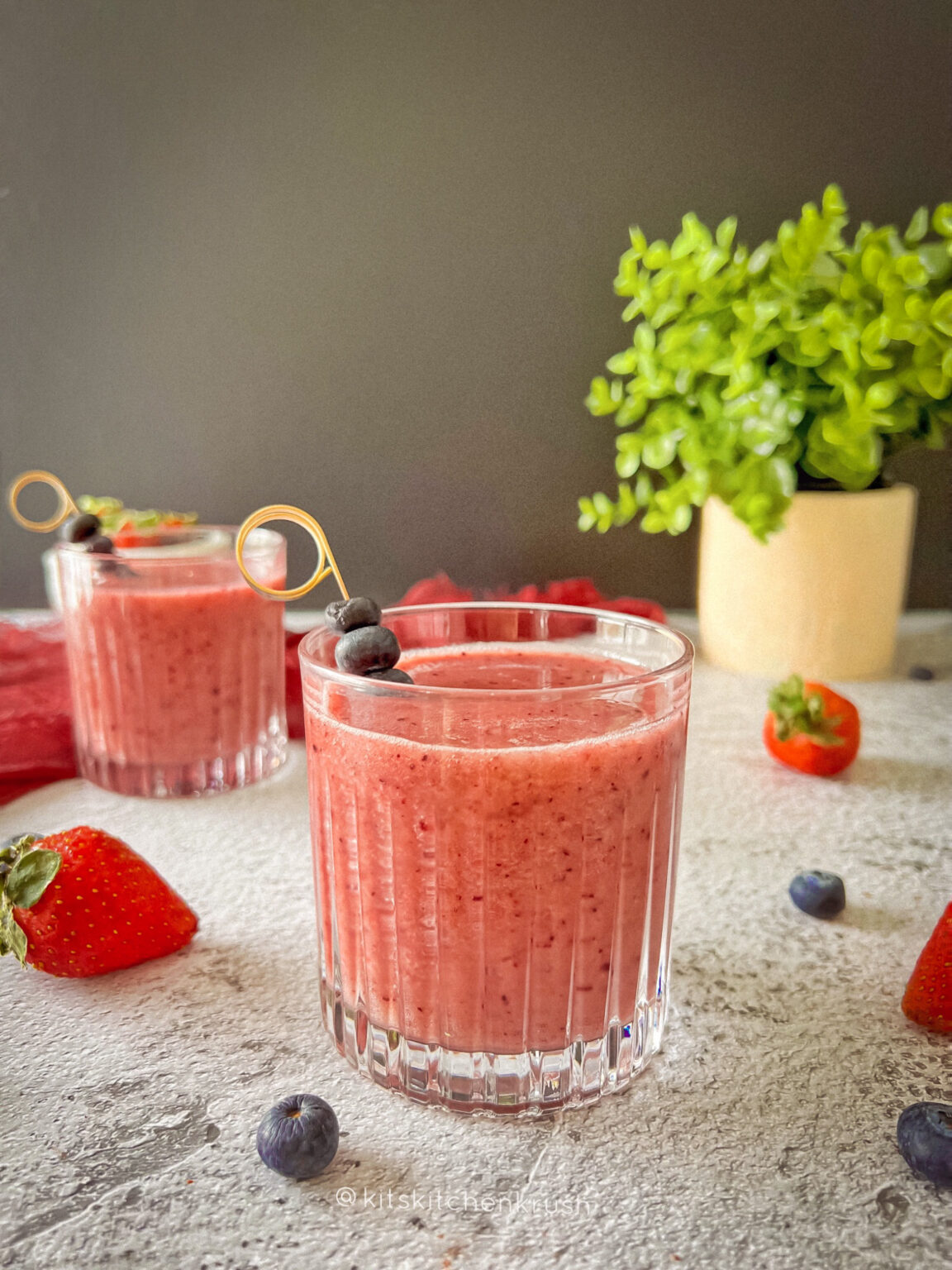 Easy Smoothies To Make At Home | Blender Bites